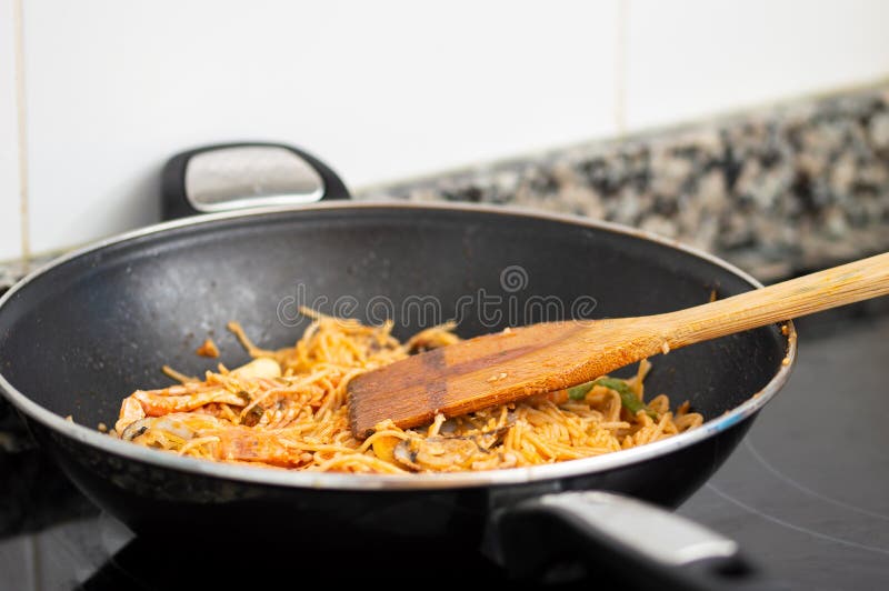 Spaghetti and seafood stock image. Image of cookery - 191851653