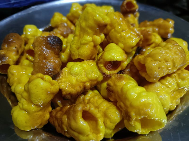 Fryums fritos amarillos imagen de archivo. Imagen de cabritos - 270058689