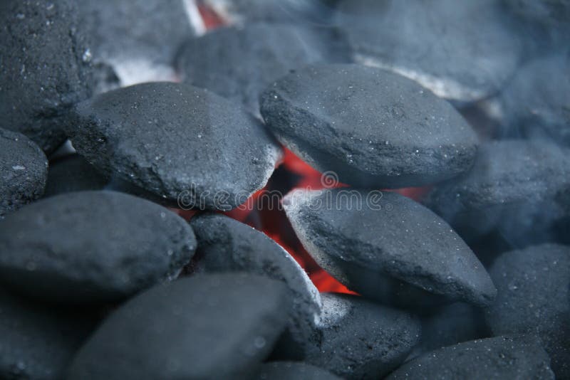 El Fuego Del Coque Está Listo Para Derretir El Hierro Foto de archivo ...