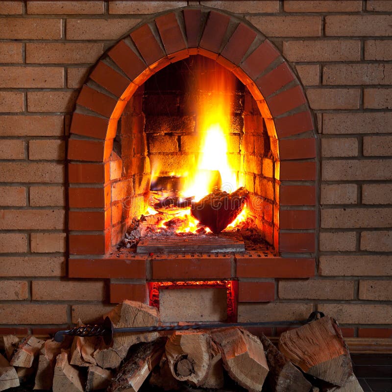 Fuego en una chimenea foto de archivo. Imagen de detalle - 30209496