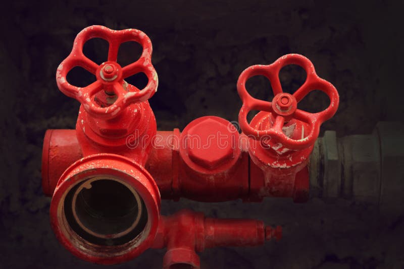 Bombas Hidrantes Se Utilizan Para Extinguir Incendios Foto de archivo ...