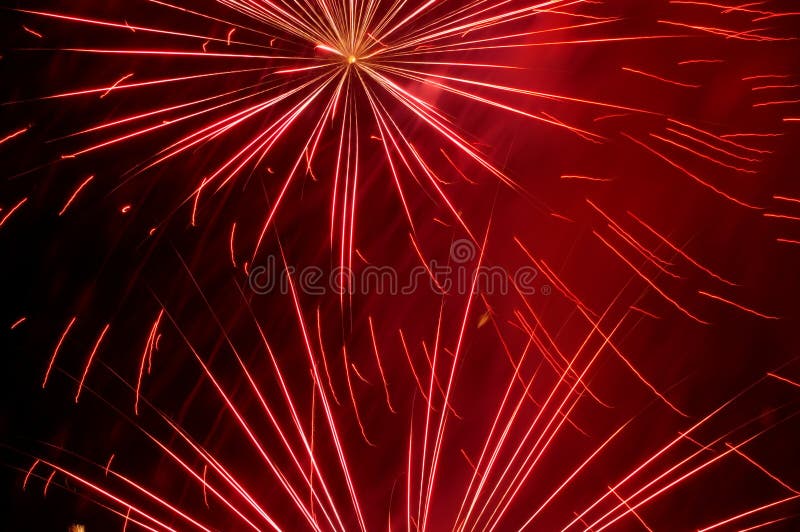 Fuegos artificiales rojos foto de archivo. Imagen de victoria - 5033264