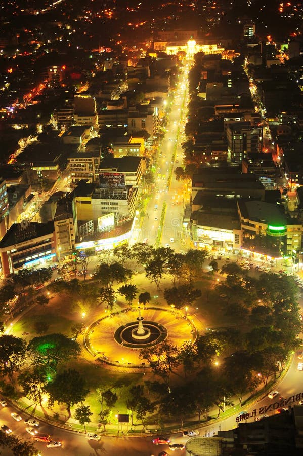 Fuente Osmena Circle at Night Editorial Photography - Image of city ...