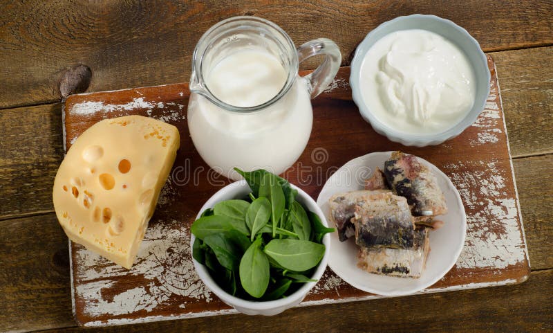 Fuentes De La Comida De Calcio Imagen de archivo - Imagen de leche ...
