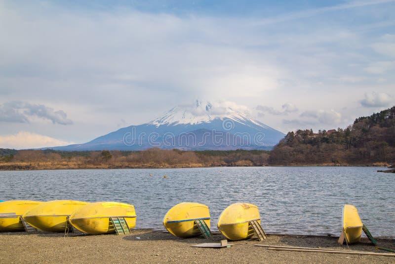 Fujisan and Lake Shoji stock photo. Image of reflex, calm - 74972116