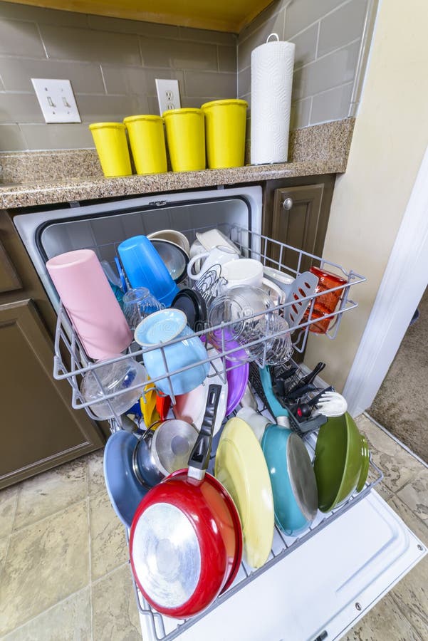 Full Dishwasher Vertical View Stock Photo - Image of plastic, dishes ...