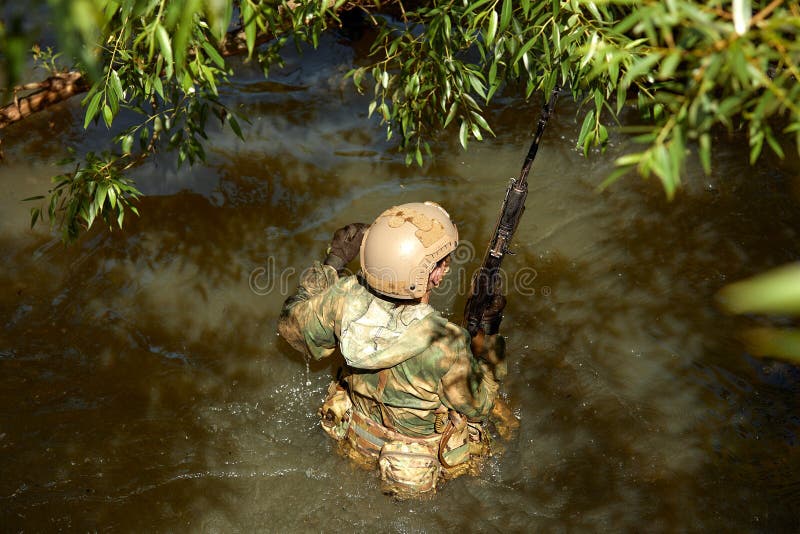 Full Military Experience - One Day Commando - Running through the Water ...