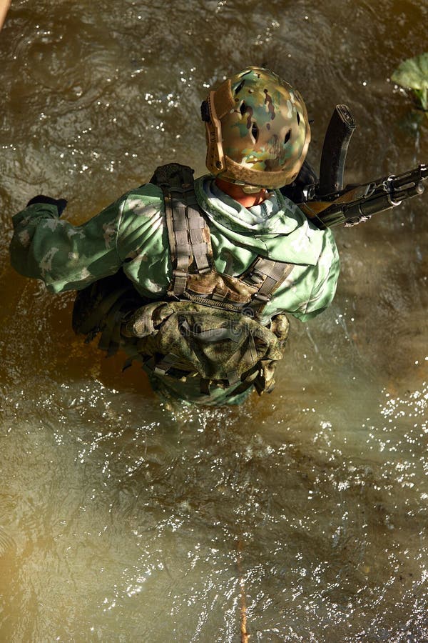 Full Military Experience - One Day Commando - Running through the Water ...