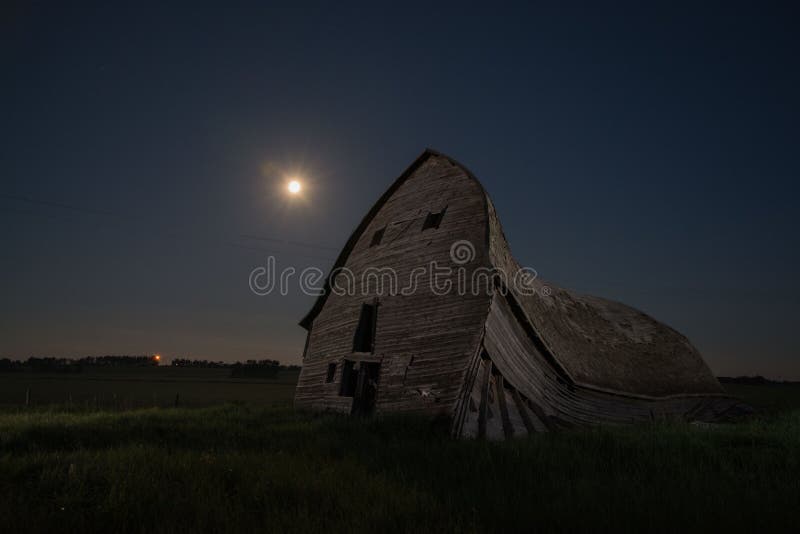 Old barn with full moon stock image. Image of board, glow - 6943107