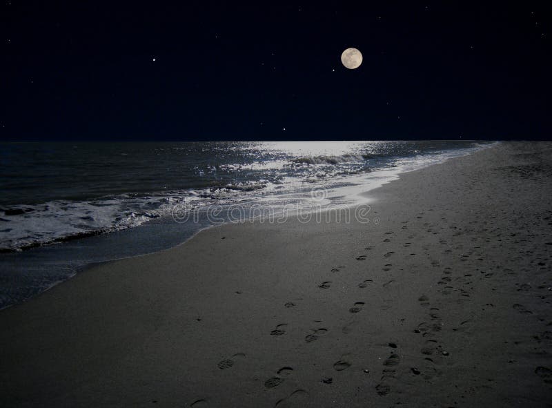 196 Full Moon Over Ocean Waves Stars Night Stock Photos - Free ...