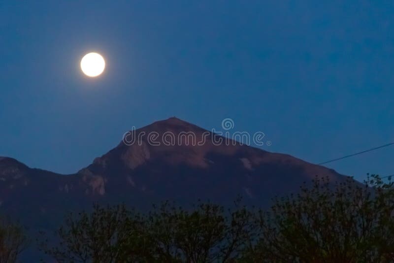 Full Moon Over the Mountain Stock Photo - Image of park, blue: 119419306