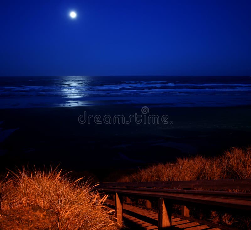 Full Moon Over Newport Beach Stock Photo - Image of shine, ocean: 3553526