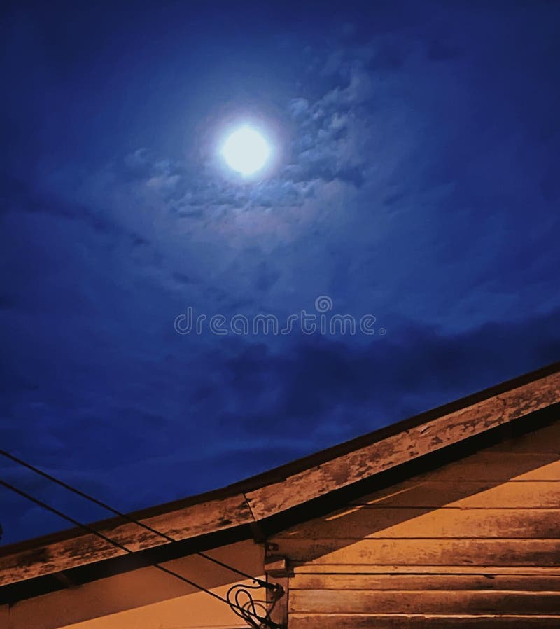 428 Rooftop Night Moon Stock Photos - Free & Royalty-Free Stock Photos ...