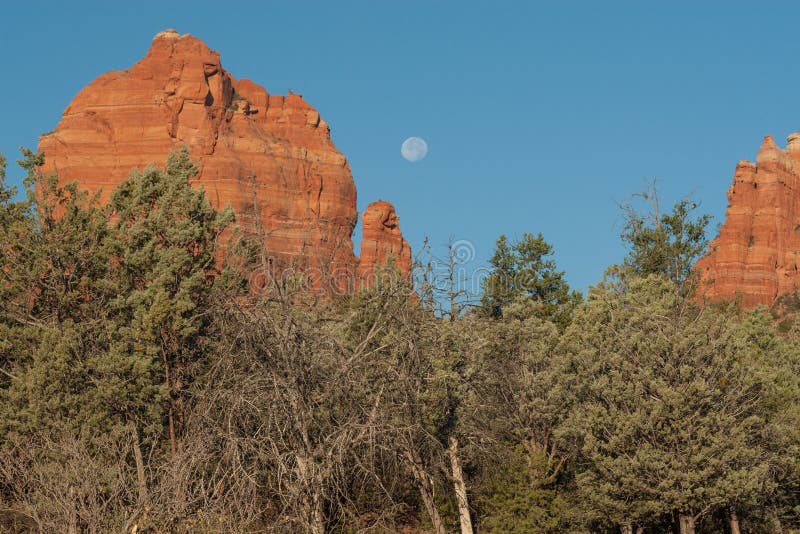 Full Moon Over Sedona Red Rocks Stock Image - Image of rock, sedona ...