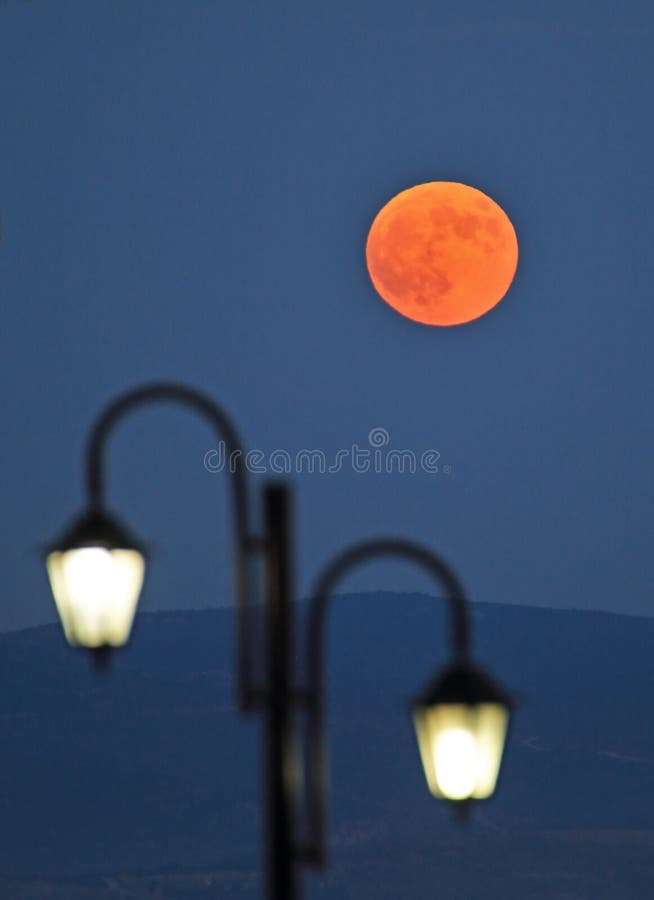 Moon Over the Seven Sisters - Sussex, England Stock Photo - Image of ...