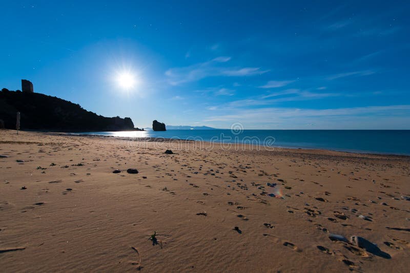 Full Moon Rise Over the Beach Stock Image - Image of rocks, horizontal ...