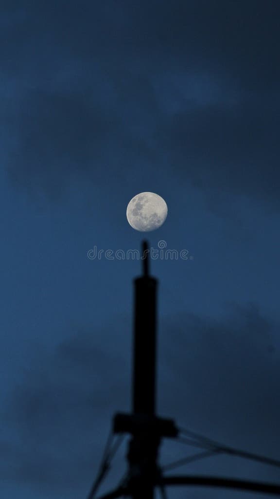 Full moon on the rise stock image. Image of rise, full - 145200529