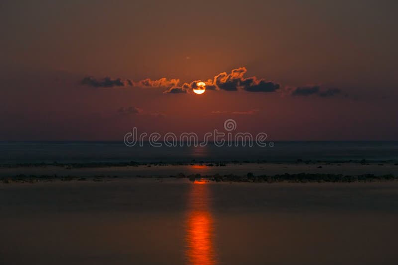 Dark Night sky full moon stock image. Image of dusk, glowing - 26992973