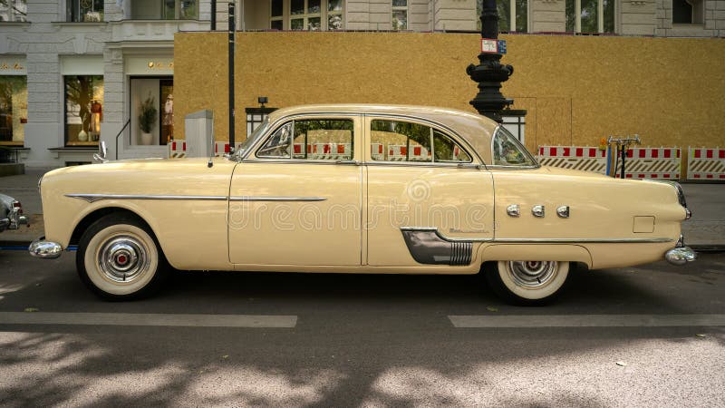 The Full-size Luxury Car Packard Cavalier, 1953. Classic Days Berlin ...