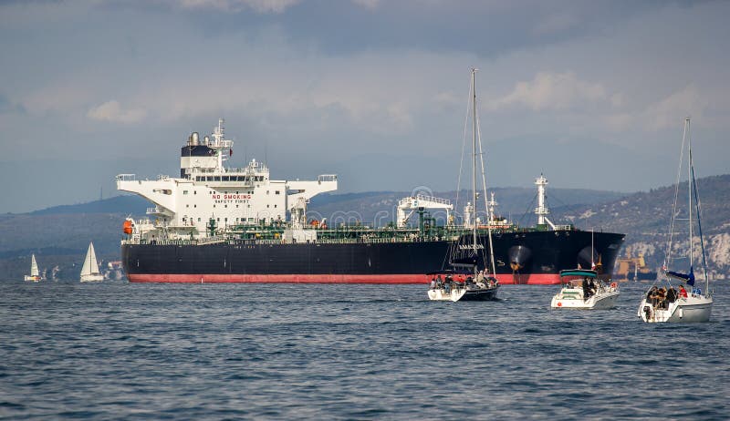 Full tanker at sea editorial stock image. Image of huge - 27419049