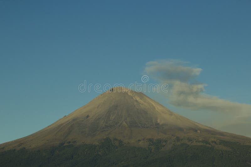 Fumarol Uit De Vulkaan Popocatepetl-krater Stock Afbeelding - Image of ...