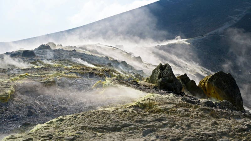 Vulcano fumarole arkivfoto. Bild av liggande, vänlig - 100784308