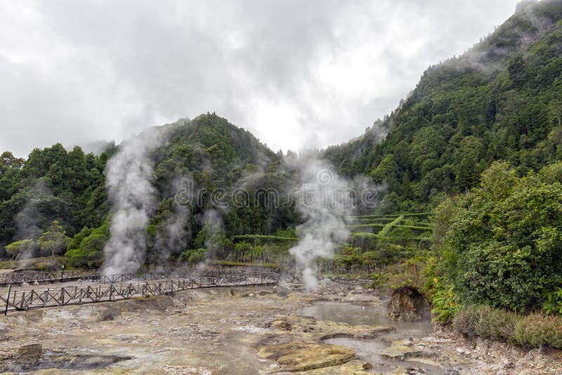 Fumarolas DA Lagoa Das Furnas Imagen de archivo - Imagen de fumarolas ...