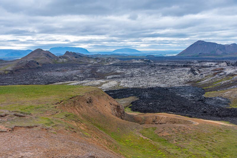 Fumarolas Y Piscinas De Lodo En El Hverir Islandia Imagen de archivo ...