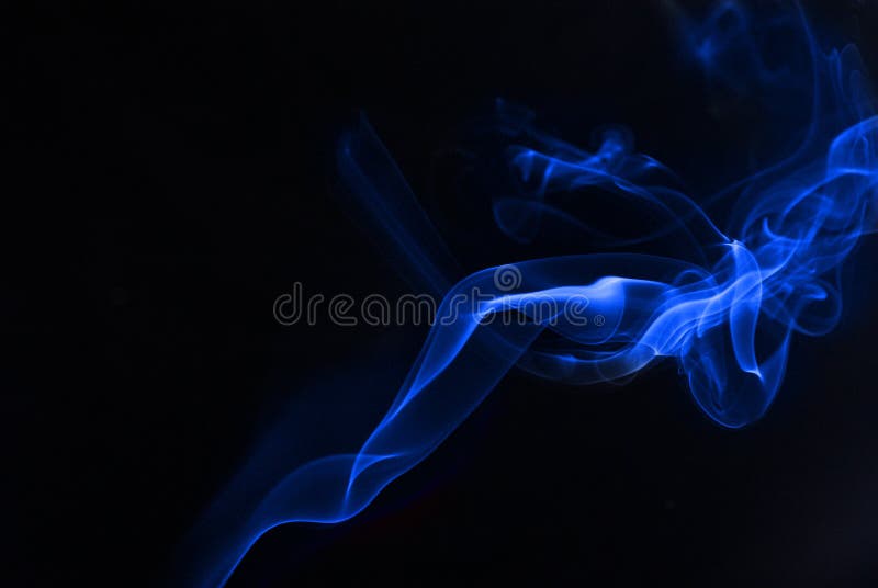 Fumo Blu E Splendere Leggero Fotografia Stock - Immagine di sfondo ...