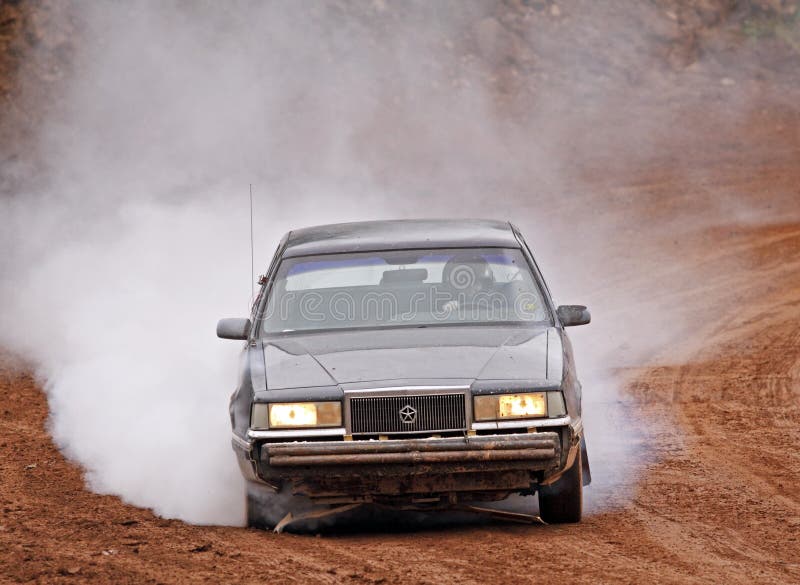 Fumo Do Carro De Derby Da Demolição Foto de Stock Editorial - Imagem de ...