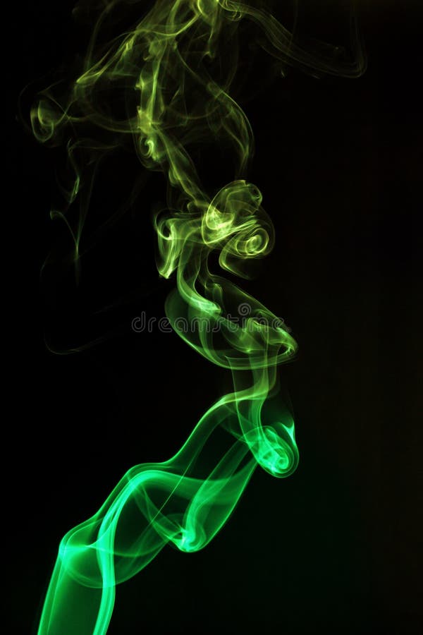 Fumo verde e amarelo imagem de stock. Imagem de névoa - 115888809