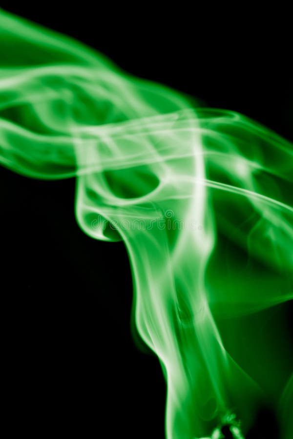 Fumo verde no fundo preto foto de stock. Imagem de isolado - 103654404