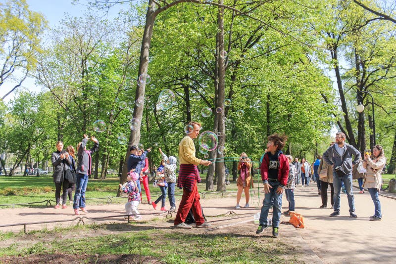 Fun in the park. editorial image. Image of holiday, group - 94850620