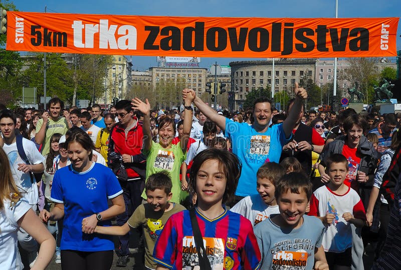 Fun Run - Start editorial stock photo. Image of group - 13923748