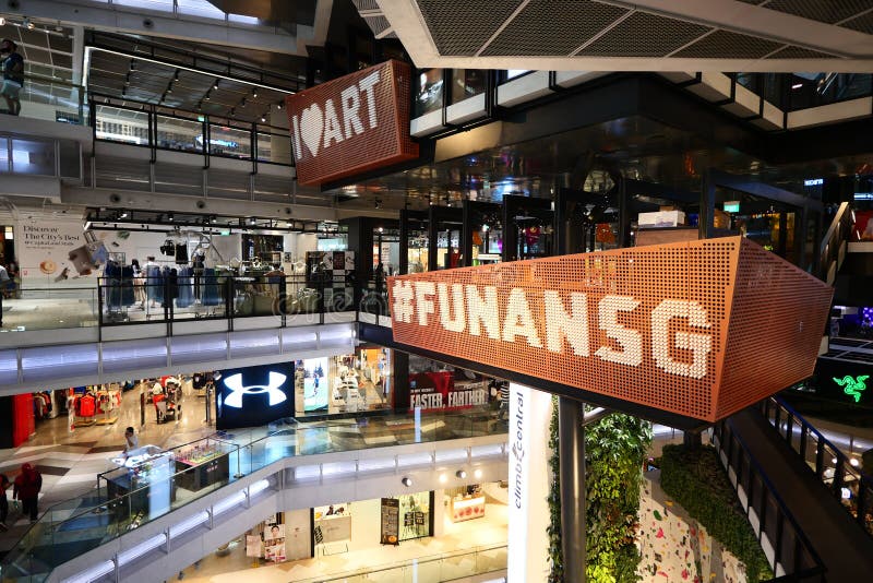 Funan Singapur 2 De Junio De 2022. Las Tiendas De Los Edificios De Los ...