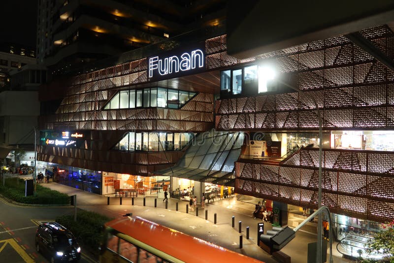 Funan Singapur 2 De Junio De 2022. Las Tiendas De Los Edificios De Los ...