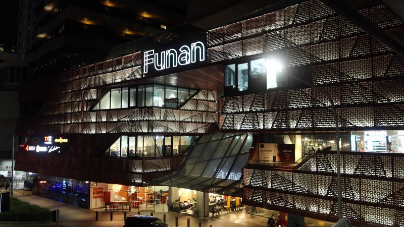 Funan Singapur 2 De Junio De 2022. Las Tiendas De Los Edificios De Los ...