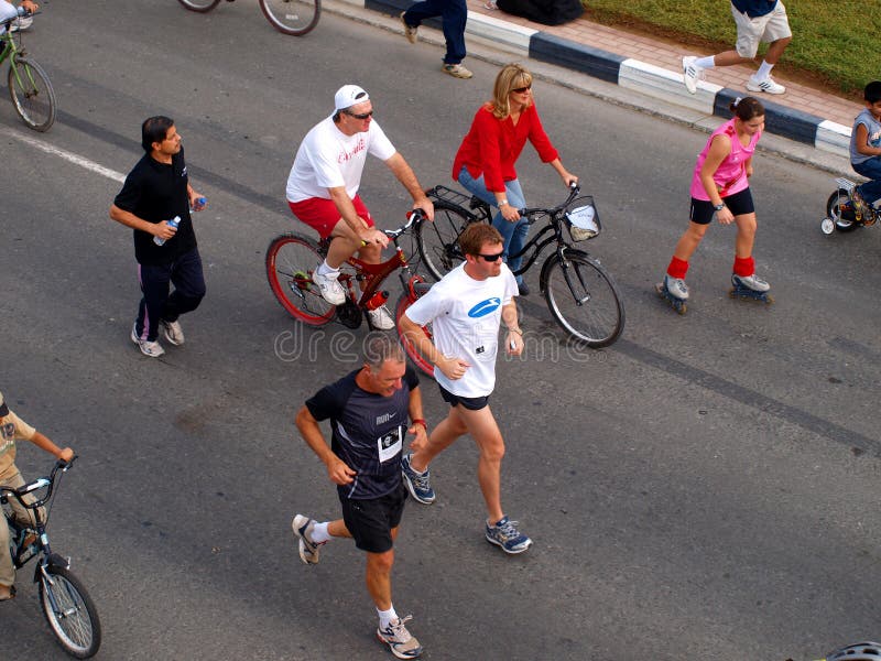 Corrida Terry Fox Dubai09 – Sinal De Partida Imagem de Stock Editorial ...