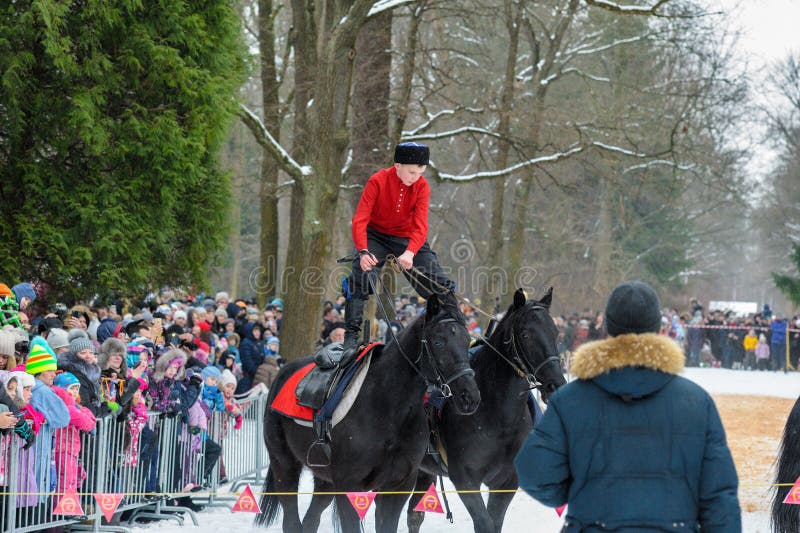 Funcionamiento de Dzhigit imagen editorial. Imagen de coseno - 109656510