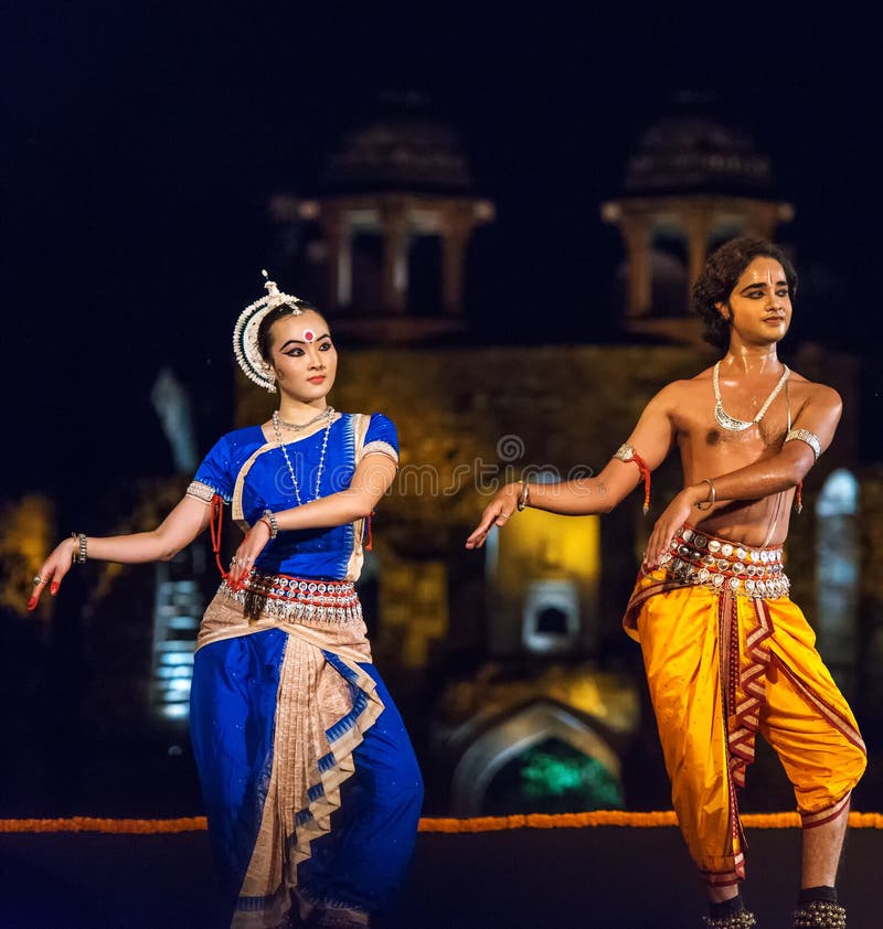 Bailarines Indios Del Bharatanatyam Foto editorial - Imagen de étnico ...