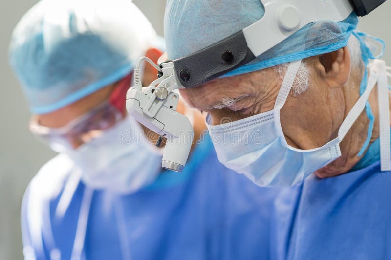 Primer De La Cara Del Cirujano Foto de archivo - Imagen de persona ...