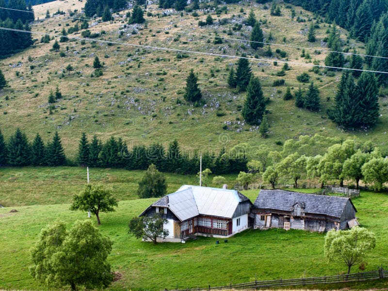 Fundatica imagen de archivo. Imagen de colina, graneros - 34962297