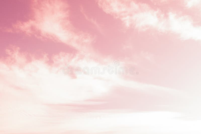Fundo Cor-de-rosa Do Céu Com Nuvens Brancas Imagem de Stock - Imagem de ...