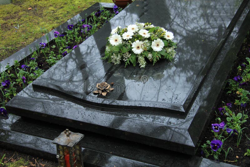 Funeral flowers on a tomb stock image. Image of cemetery - 40640403