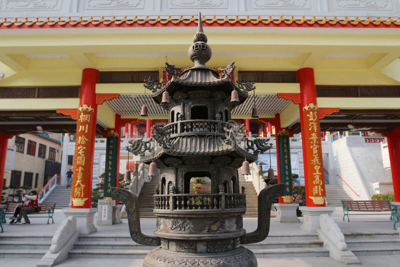 Fung Ying Sin Koon stock photo. Image of statues, shrine - 59347258