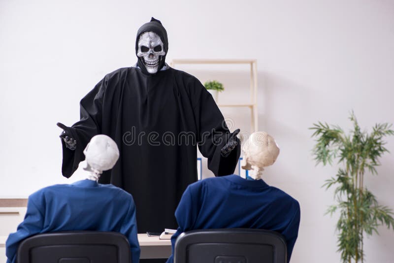 137 Meeting Bad Scared Stock Photos - Free & Royalty-Free Stock Photos ...