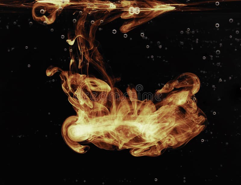 Fuoco in acqua fotografia stock. Immagine di bolla, dorato - 1880988