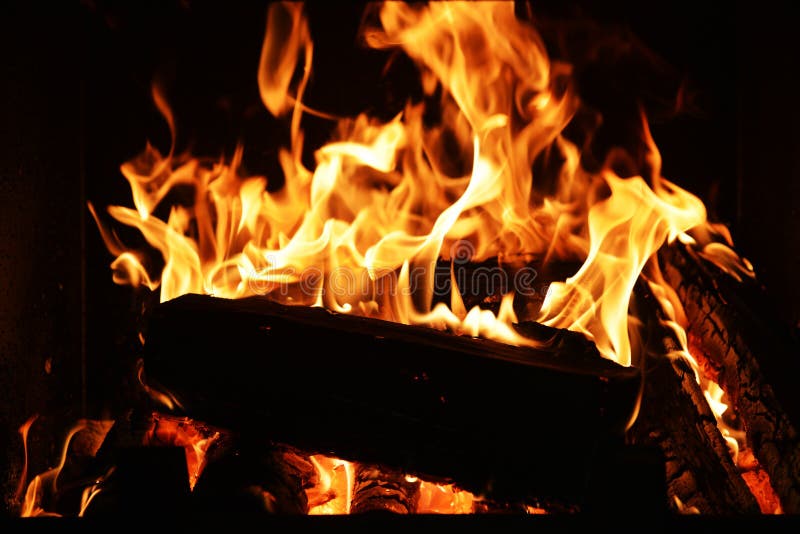 Fuoco Arancio Rosso Vibrante E Luminoso Della Fiamma In Camino All ...