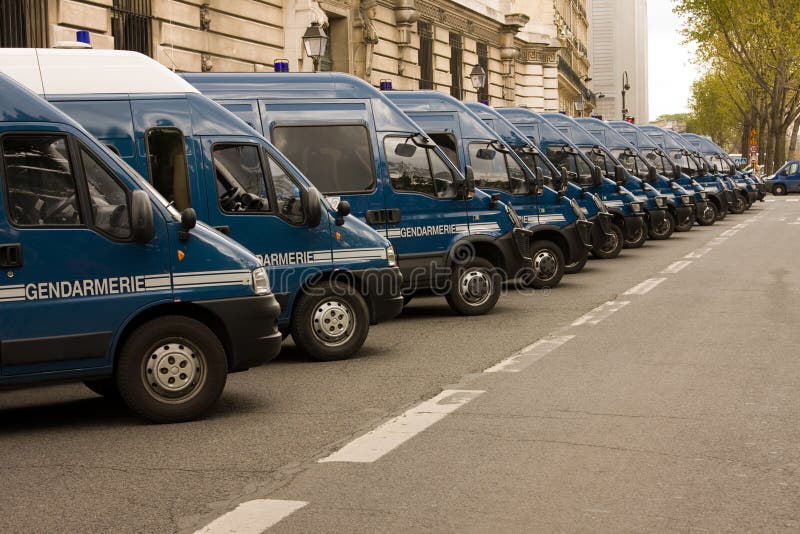 Furgoni Di Polizia Francesi Fotografia Stock - Immagine di francese ...