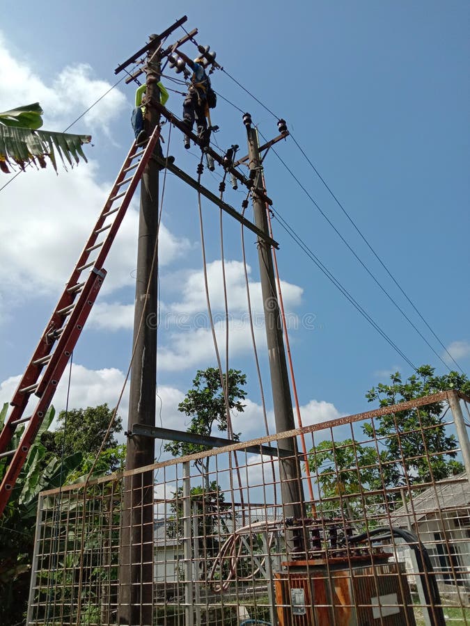 Fuse Cut Out Installation Repair Stock Image - Image of repair, fuse ...